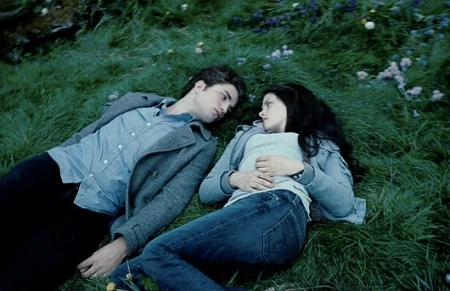 Archivo:Edward-bella-staring-woods.jpg | Crepúsculo Wiki | Fandom ...