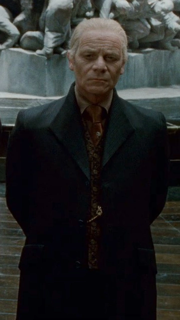 Corban Yaxley's pocket watch | Harry Potter Wiki | FANDOM powered by Wikia