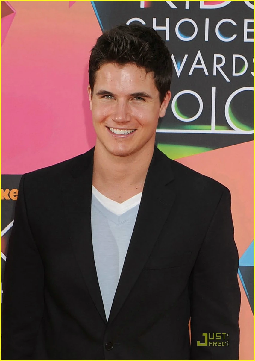 Robbie Amell How I Met Your Mother