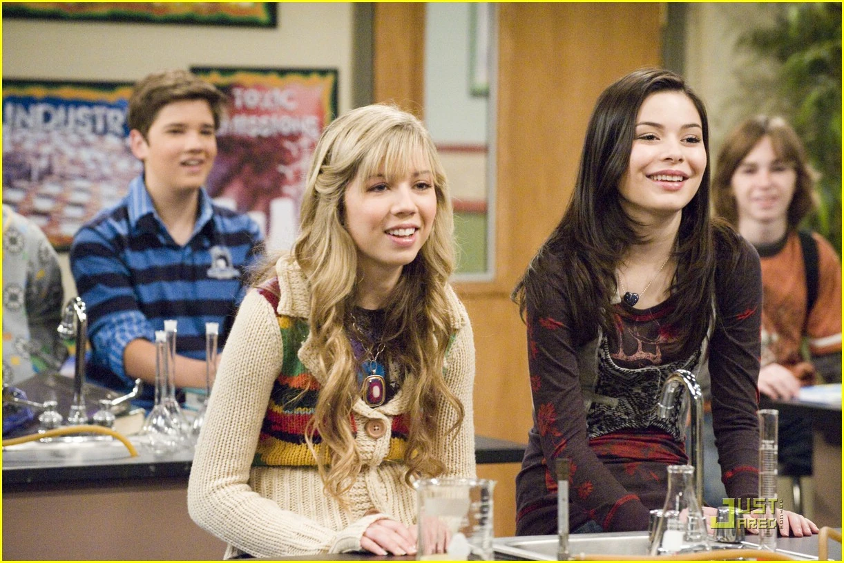 Gallery:iGo Nuclear | iCarly Wiki | Fandom powered by Wikia
