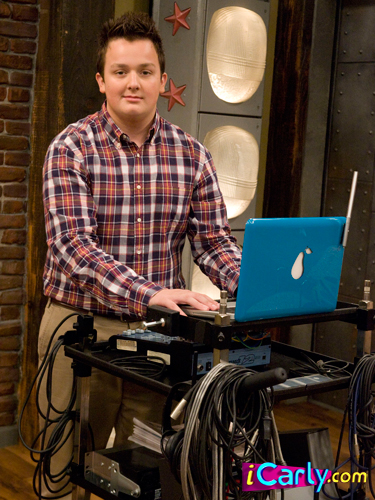 Gibby Gibson Icarly Wiki Fandom Powered By Wikia