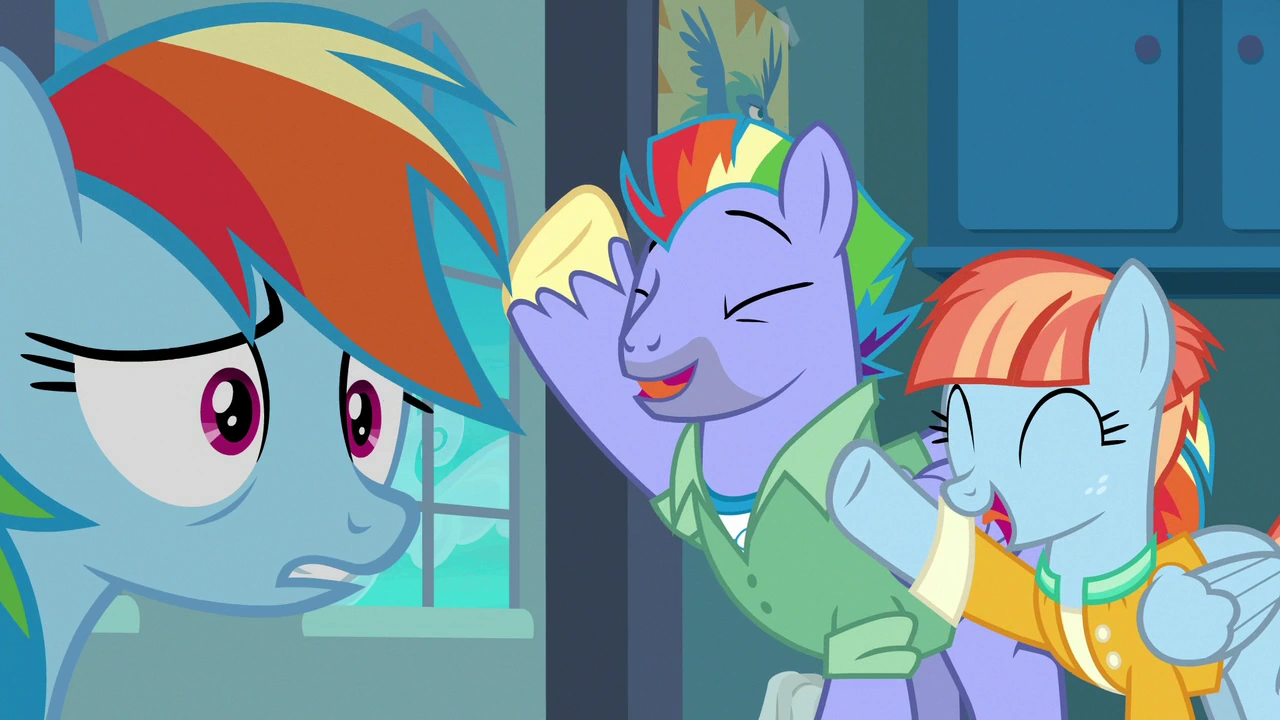 Does anyone else think that this is Trixie's father? Same coloring and ...