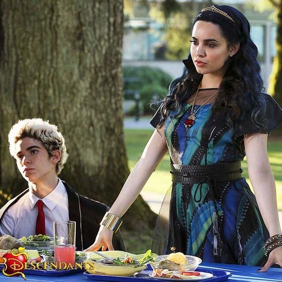 Image - Carlos-Evie.jpg | Descendants Wiki | FANDOM powered by Wikia Image - Carlos-Evie.jpg | Descendants Wiki | FANDOM powered by Wikia